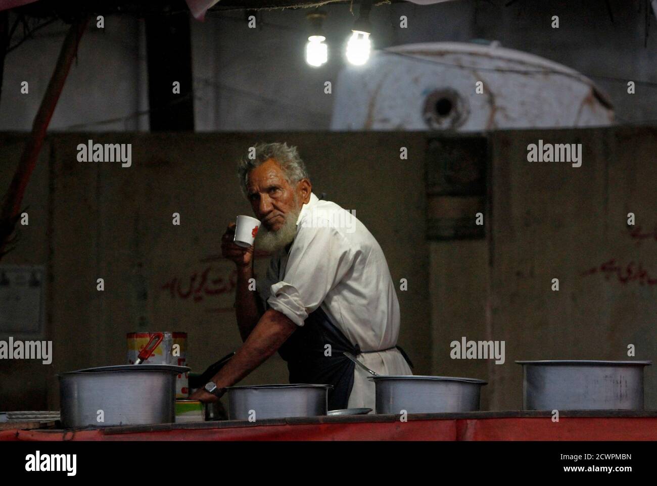 Tea stall pakistan hi-res stock photography and images - Alamy