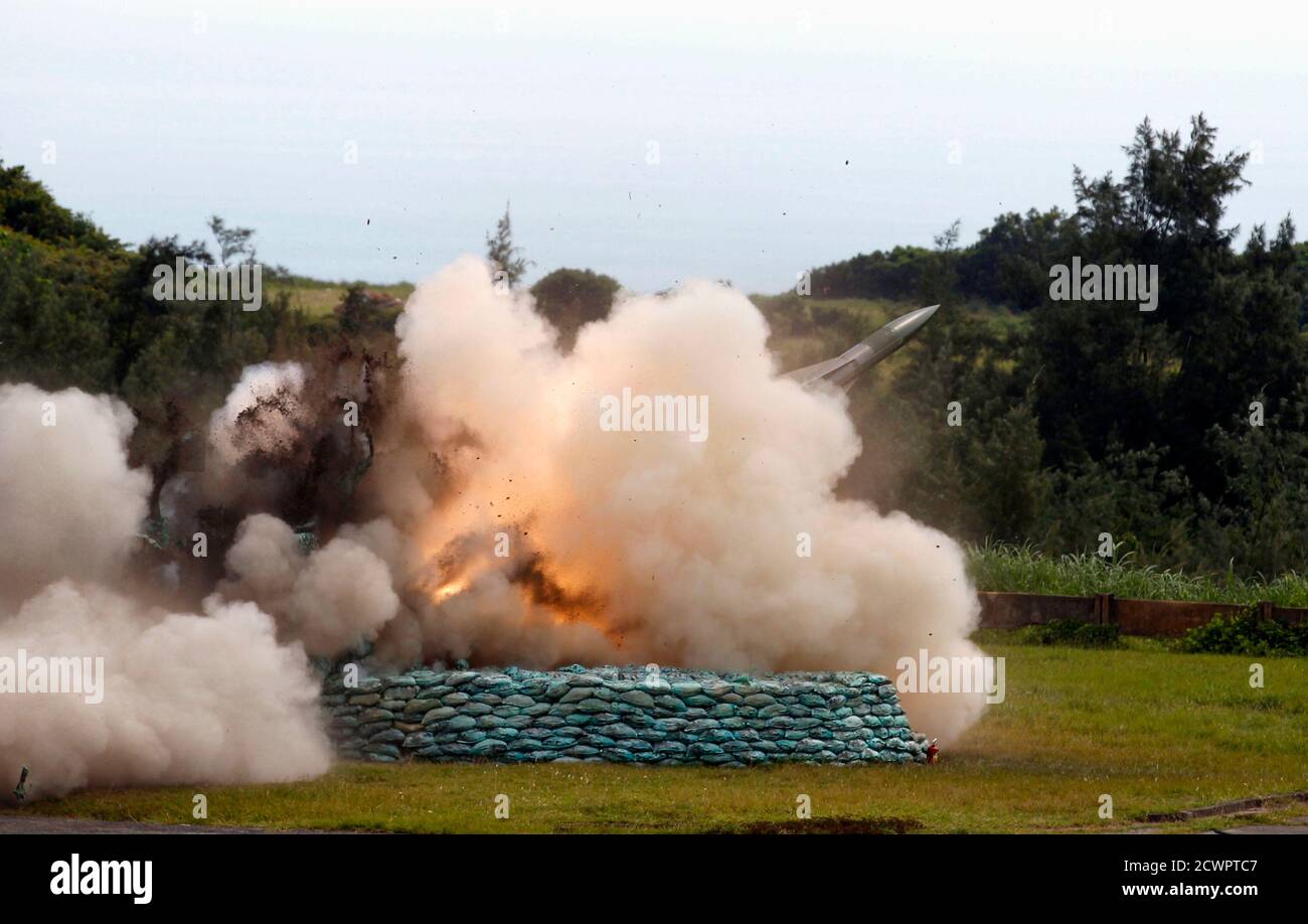 Live fire test hi-res stock photography and images - Alamy