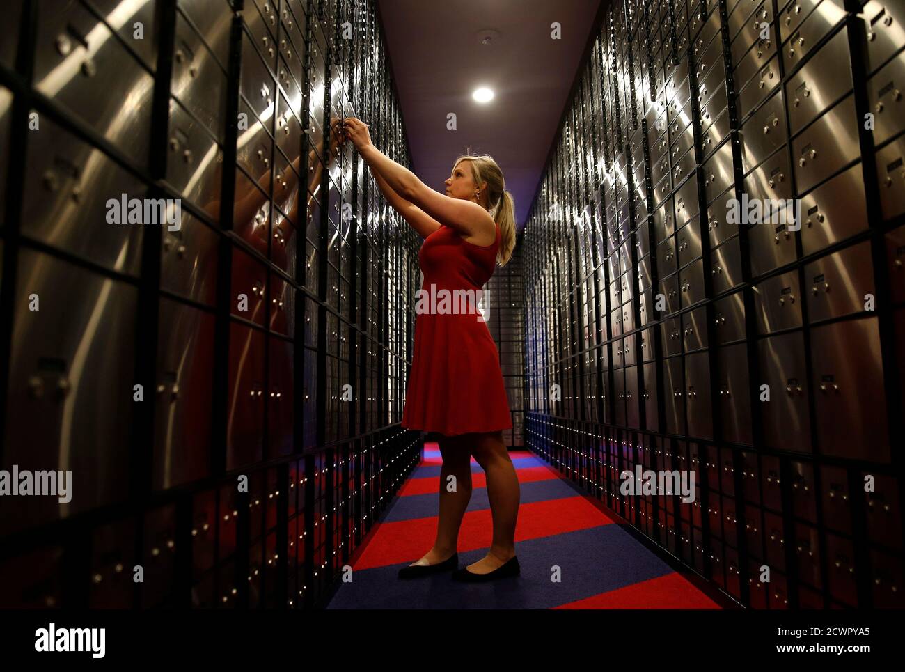 Metro bank drive thru hi-res stock photography and images - Alamy