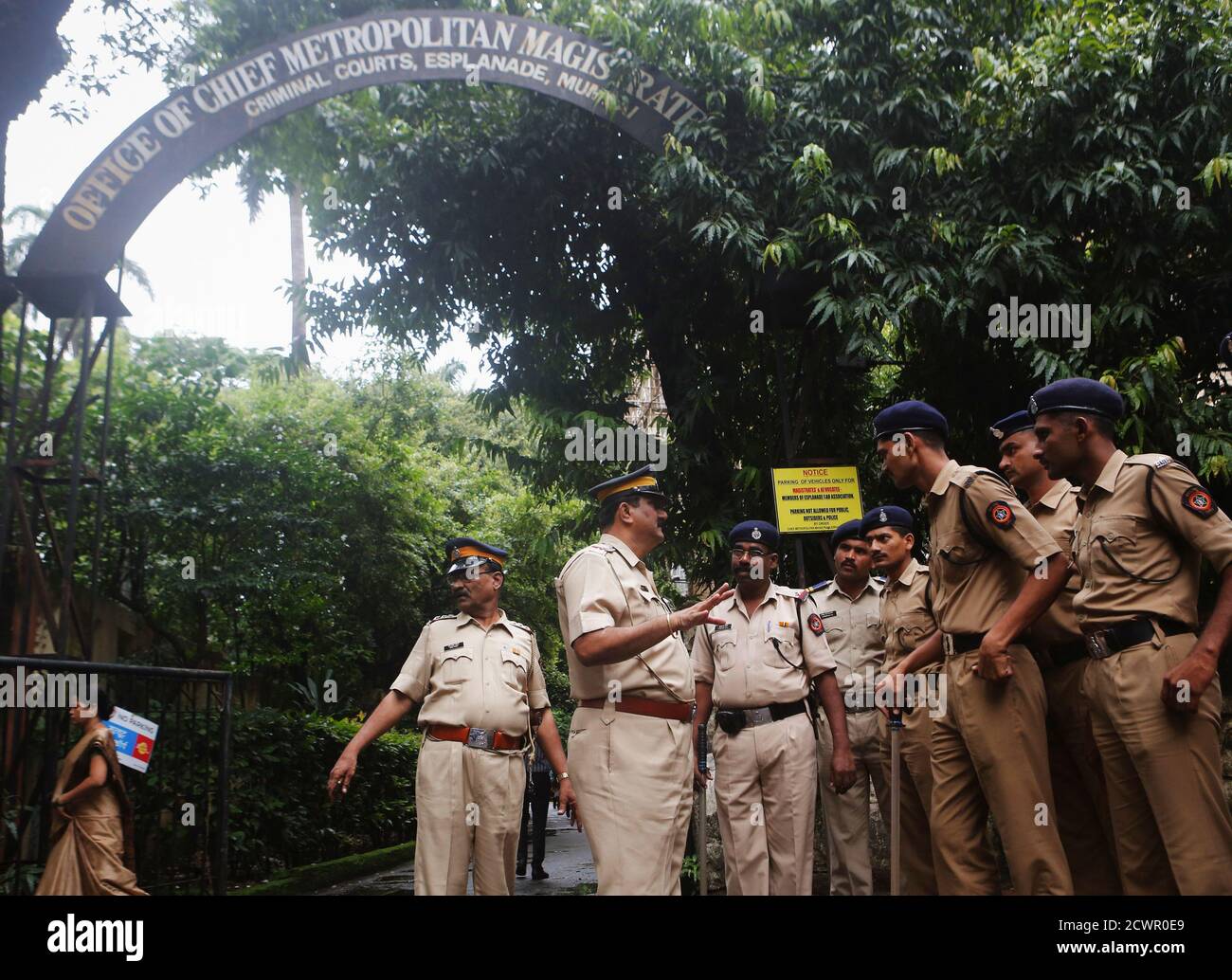 India police inspector hi-res stock photography and images - Alamy