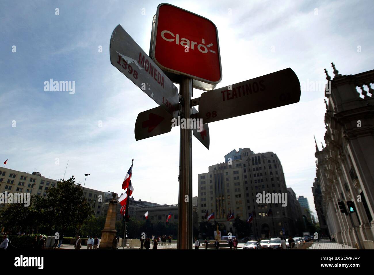 Claro logo hi-res stock photography and images - Alamy