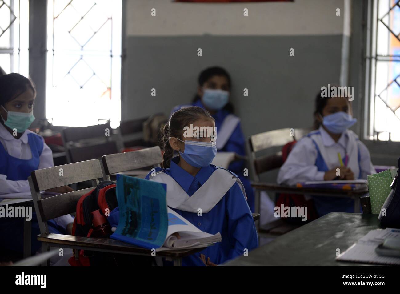 Pakistan students school class hi-res stock photography and images - Alamy