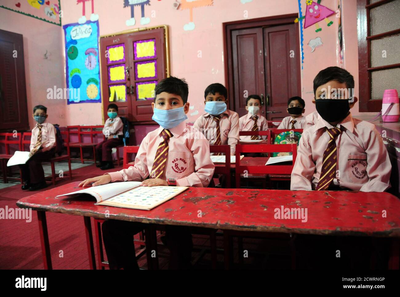 Pakistan students school class hi-res stock photography and images - Alamy