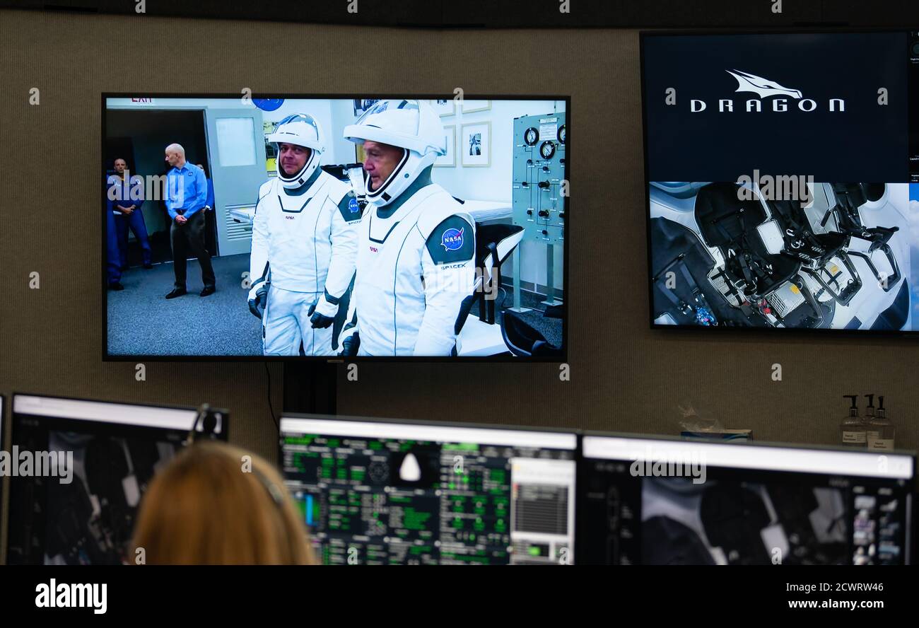 Monitor flight operations hi-res stock photography and images - Alamy