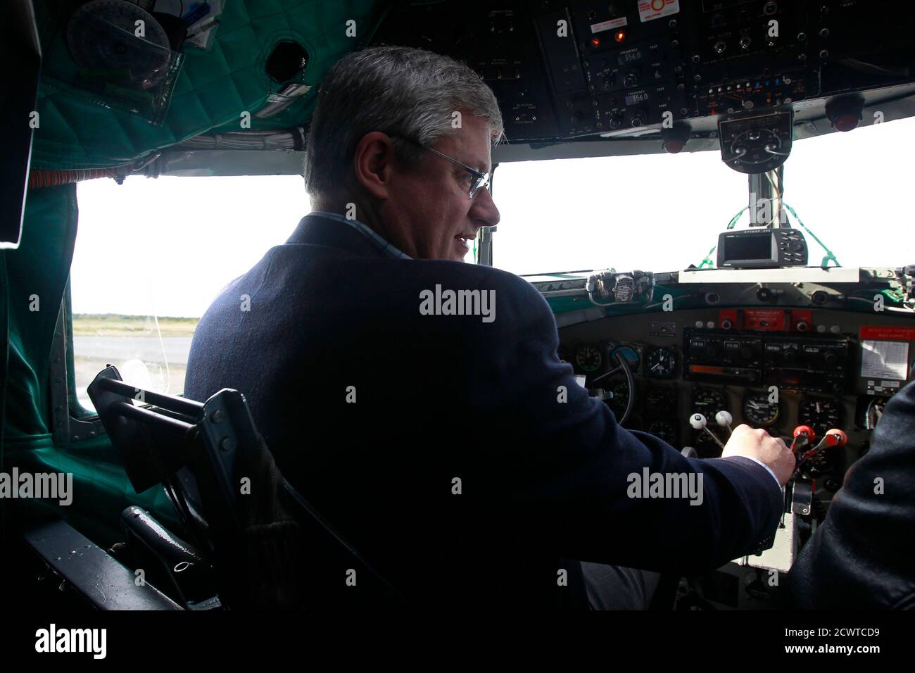 Douglas dc 3 cockpit hi-res stock photography and images - Alamy