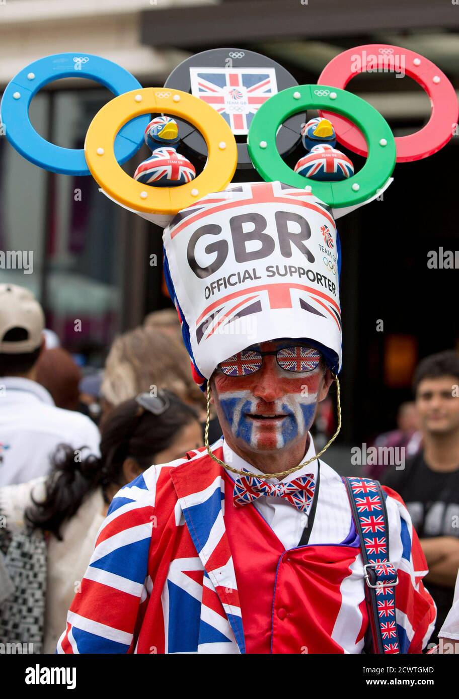 Union jack clothes hi-res stock photography and images - Alamy