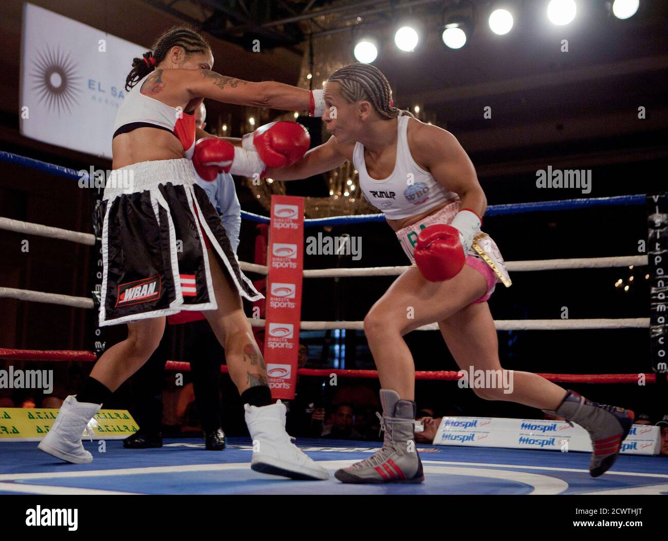 Junior flyweight hi-res stock photography and images - Alamy