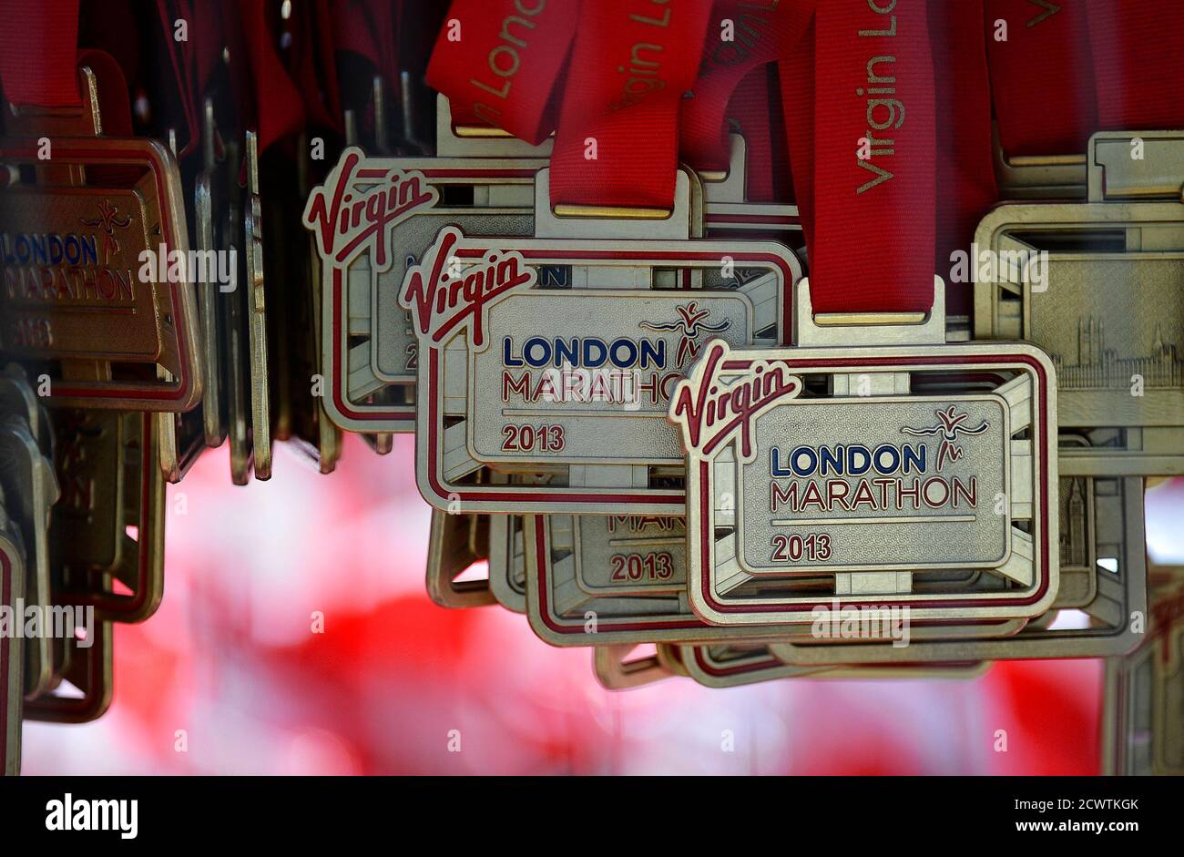 London marathon finishers hi-res stock photography and images - Alamy