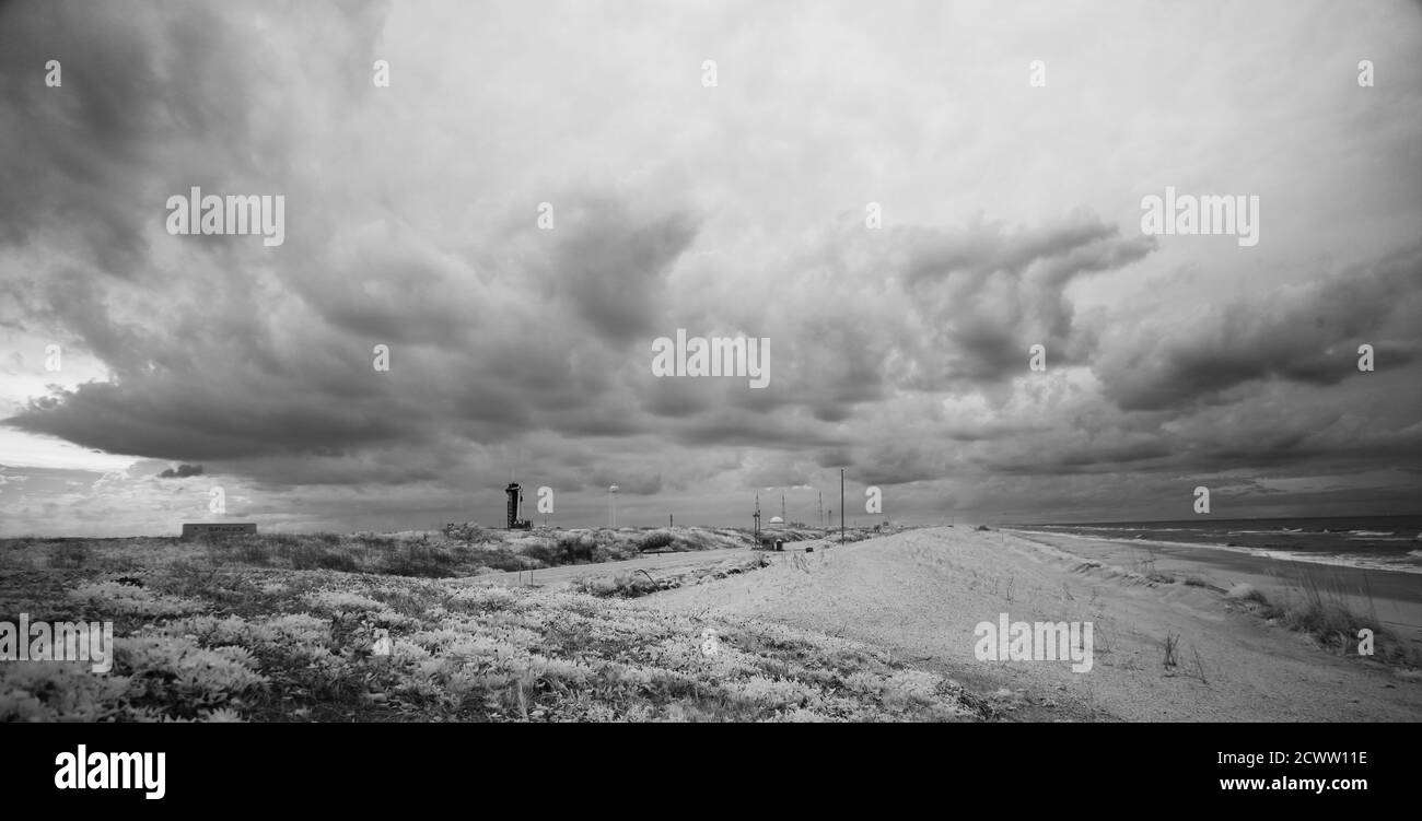 Spacex launch Black and White Stock Photos & Images - Alamy