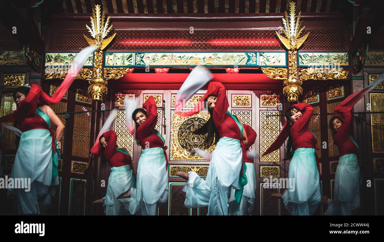 Traditional Chinese New Year celebration Stock Photo - Alamy
