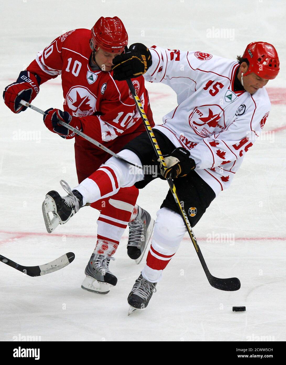 1972 canada ussr ice hockey hi-res stock photography and images - Alamy