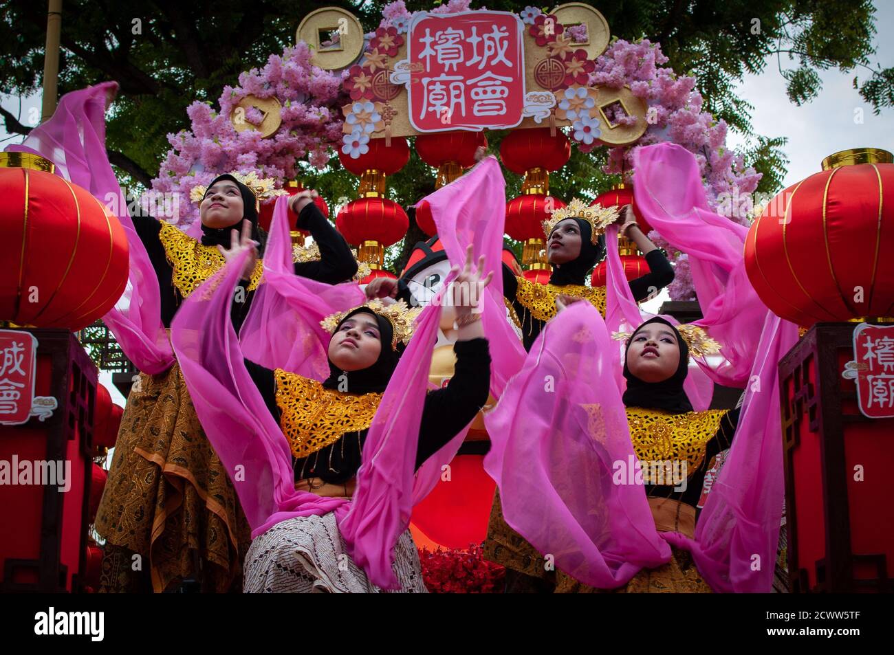 Traditional Chinese New Year celebration Stock Photo - Alamy