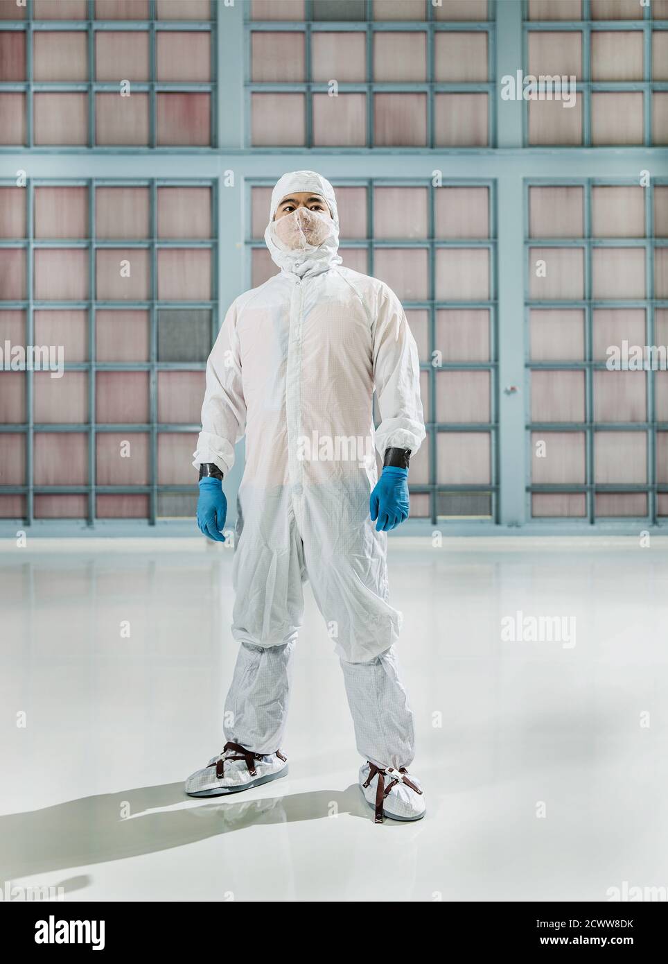 Contamination control hi-res stock photography and images - Alamy
