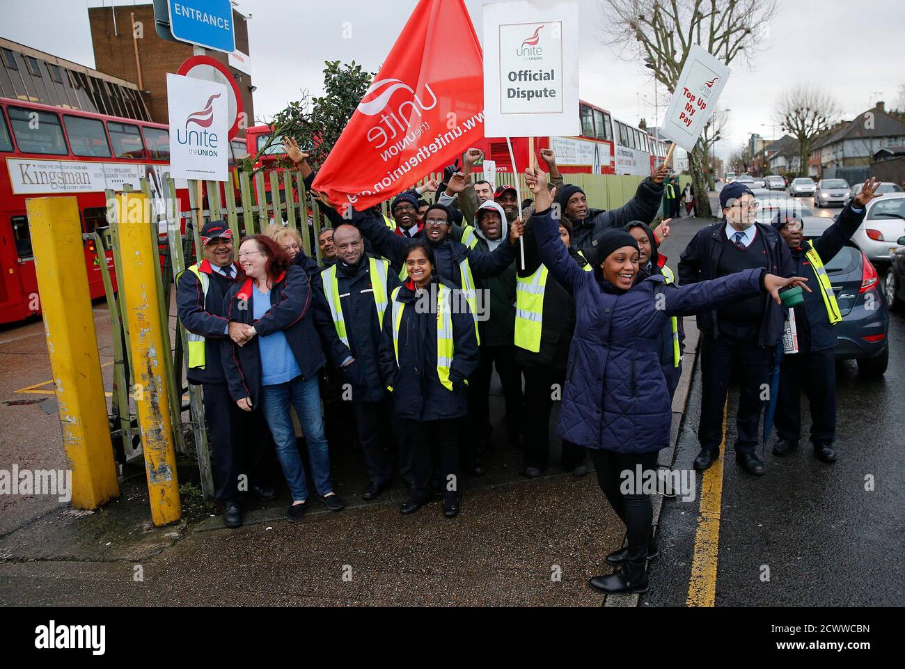 Metroline bus hi-res stock photography and images - Alamy