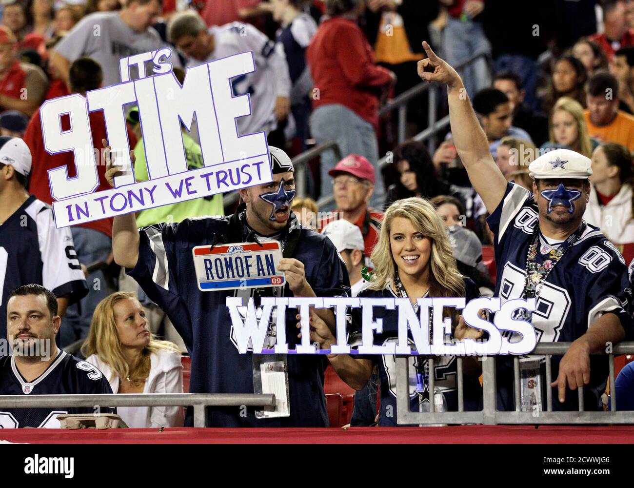 Dallas cowboys fans hi-res stock photography and images - Alamy