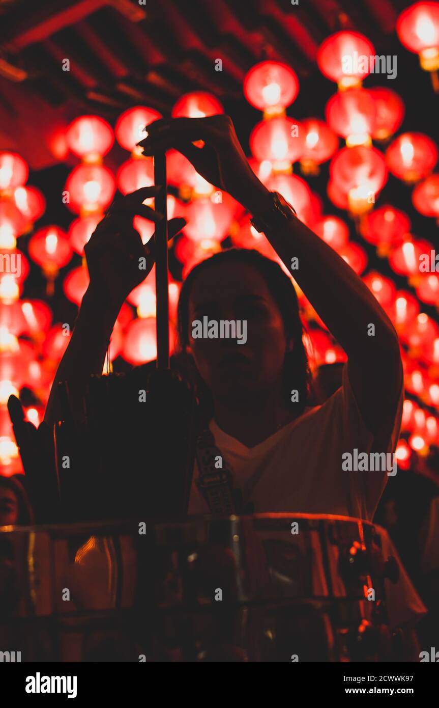 Chinese people pray before hi-res stock photography and images - Alamy