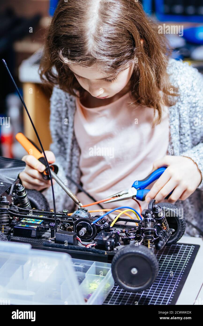 Children soldering hi-res stock photography and images - Alamy