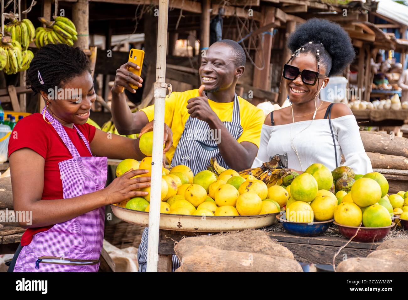 African market selfie hi-res stock photography and images - Alamy