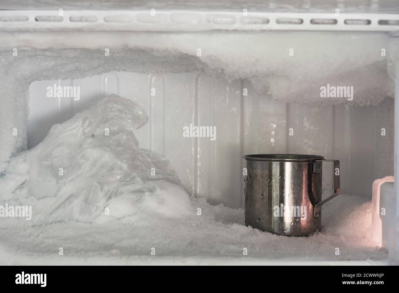 Stainless steel water cooler hi-res stock photography and images - Alamy