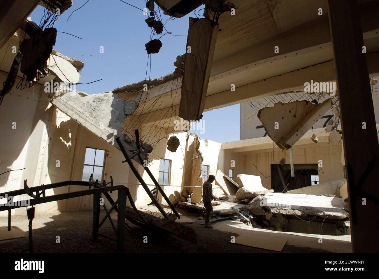 Bombed building afghanistan hi-res stock photography and images - Alamy
