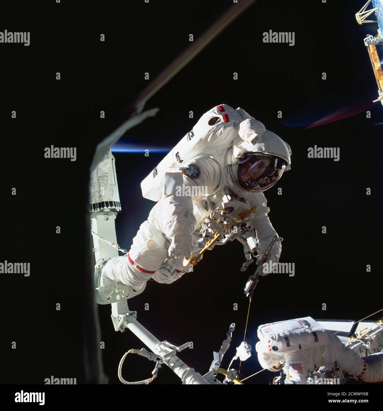 Hubble Servicing Mission 1-02 In celebration of the 25th anniversary of ...