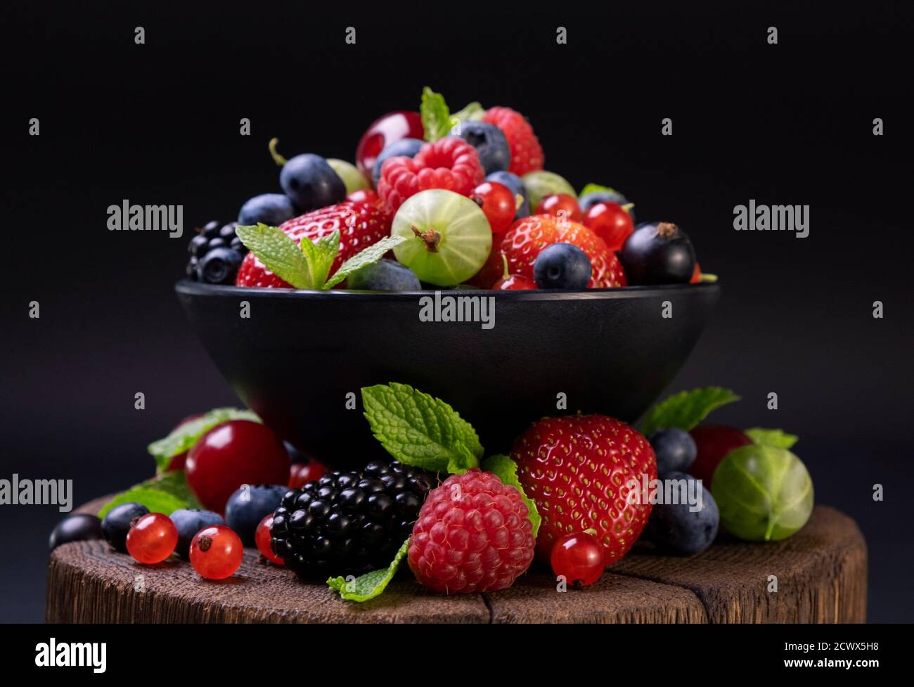 Raspberry black currant berries hi-res stock photography and images - Alamy