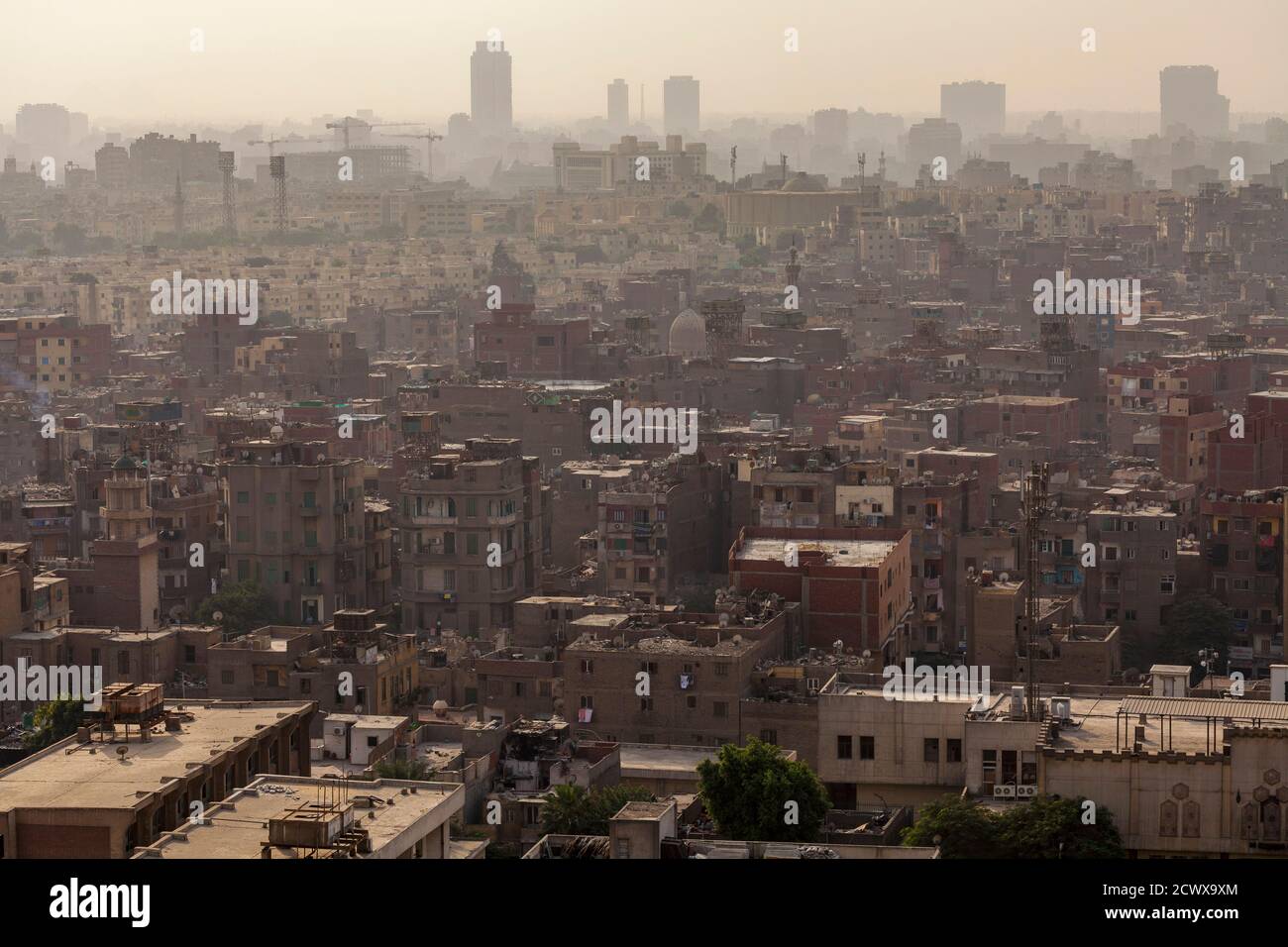 Crowded buildings hi-res stock photography and images - Alamy