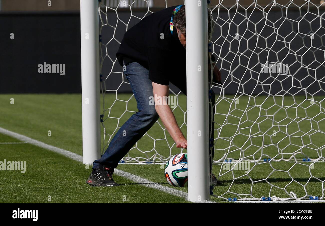 Goal line technology hi-res stock photography and images - Alamy