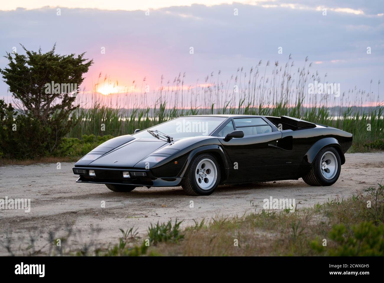 Lamborghini countach hi-res stock photography and images - Alamy