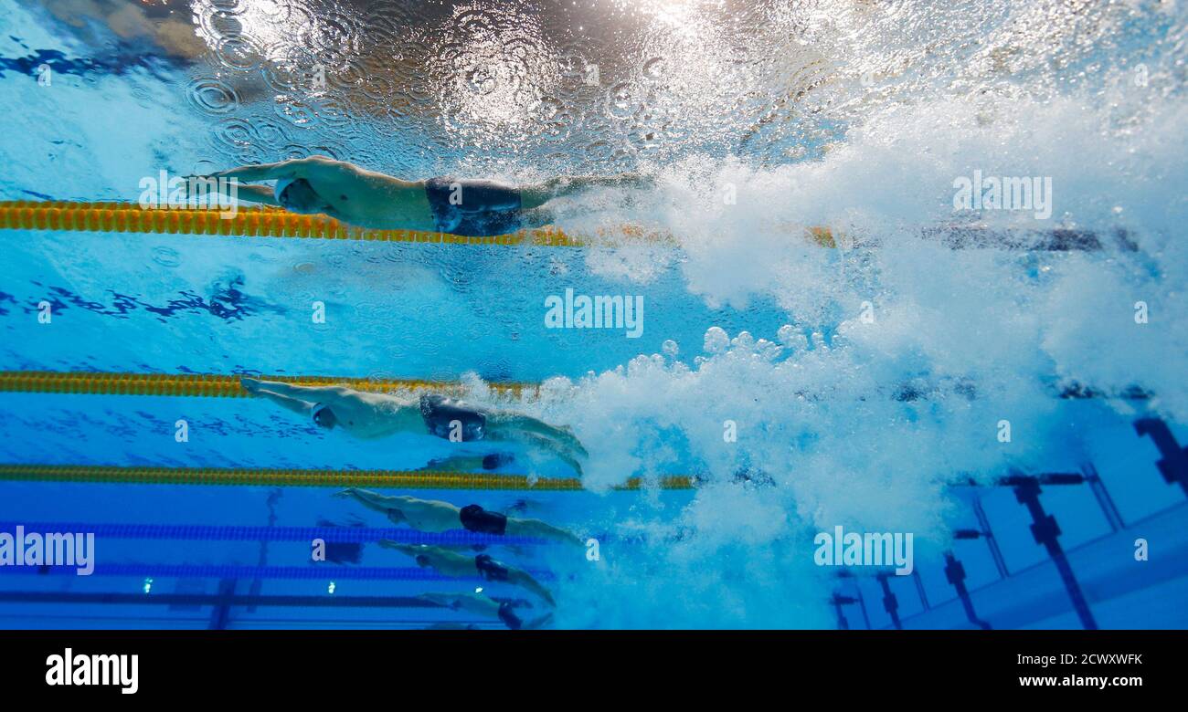 Olympic freestyle swimming underwater hi-res stock photography and ...