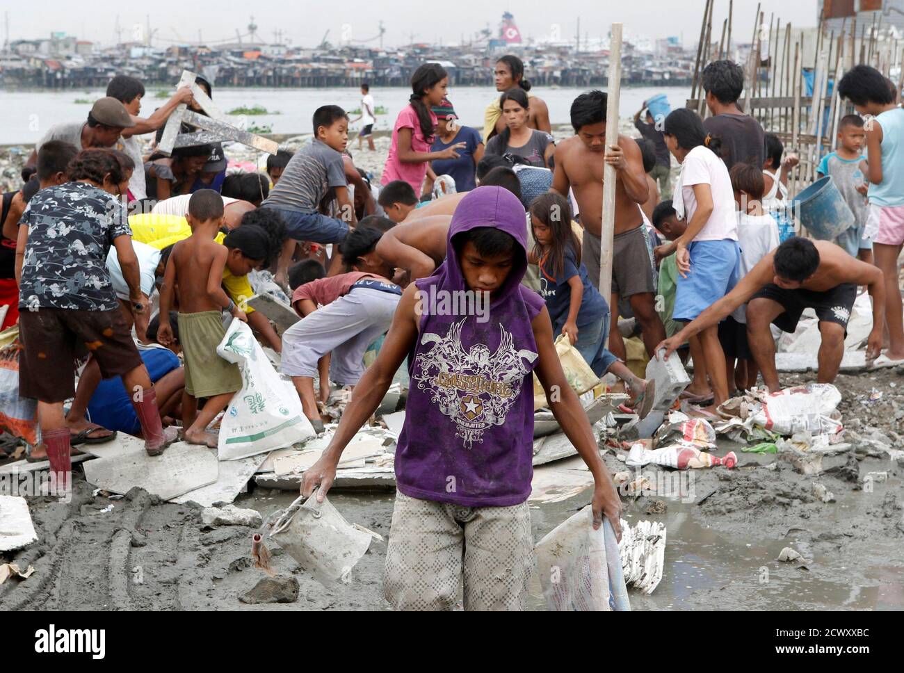 Philippines manila slum tondo hi-res stock photography and images - Alamy