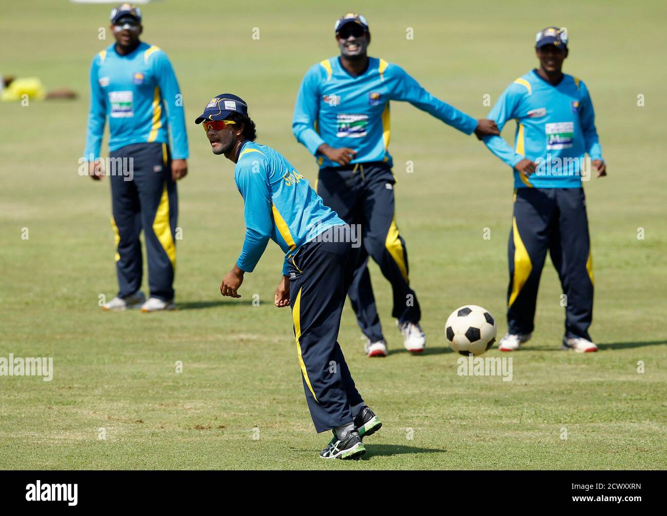 Soccer football cricket hi-res stock photography and images - Alamy
