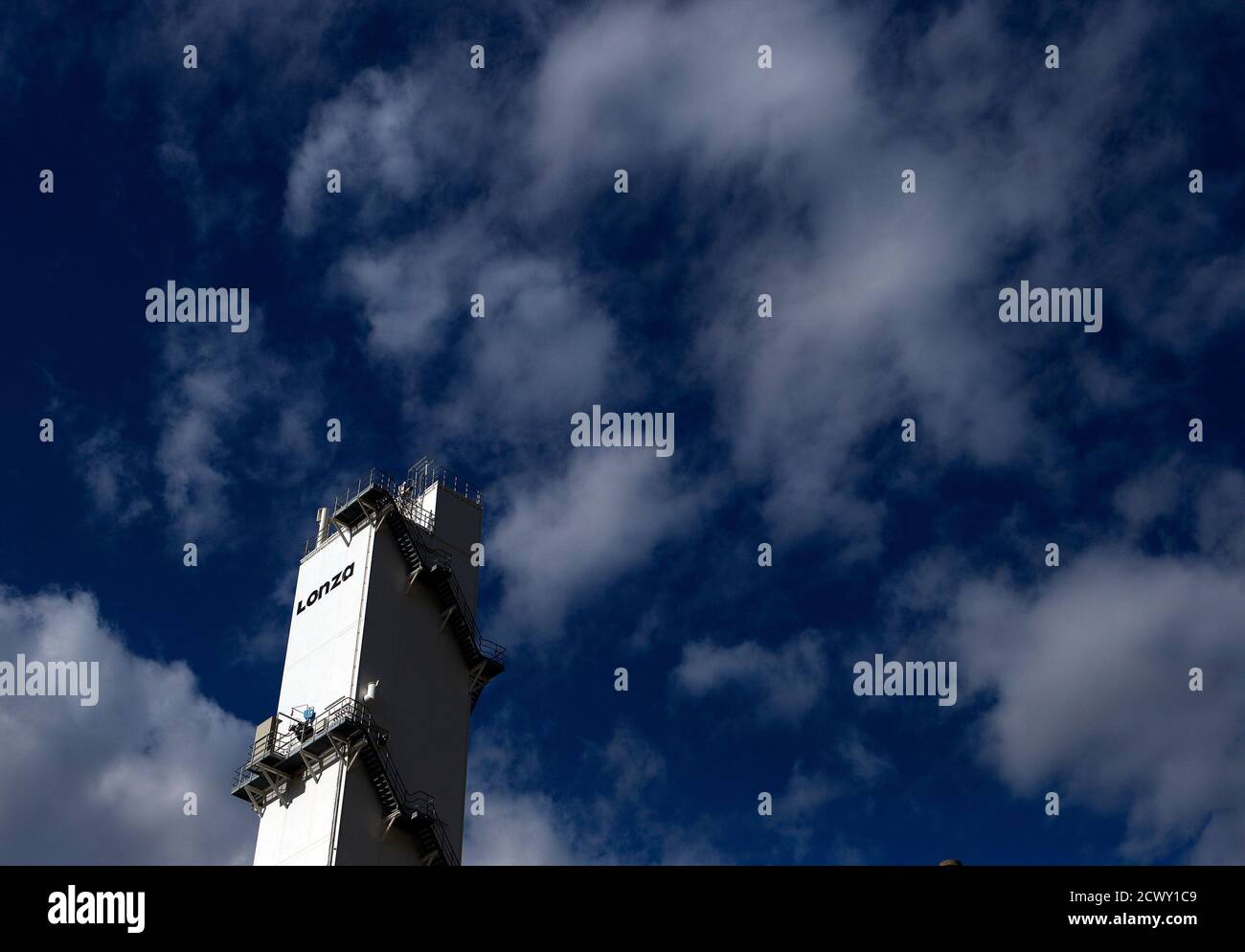 Oxygen tower hi-res stock photography and images - Alamy