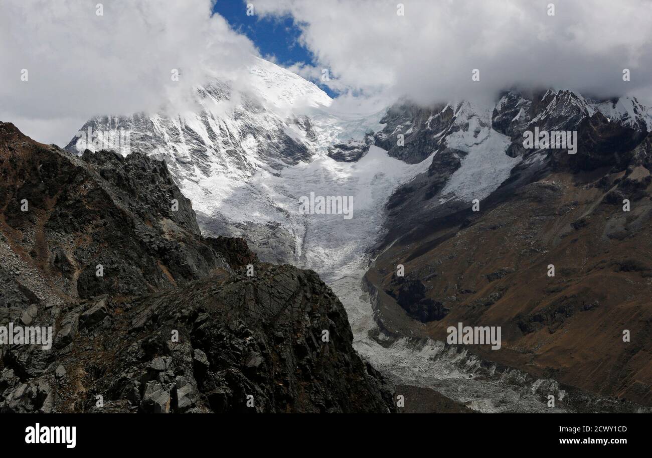 Flank area hi-res stock photography and images - Alamy