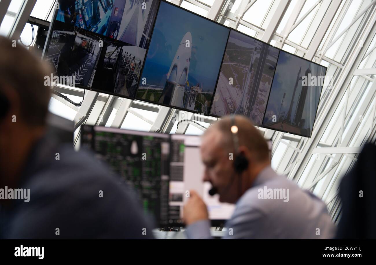 Nasa control room complex hi-res stock photography and images - Alamy