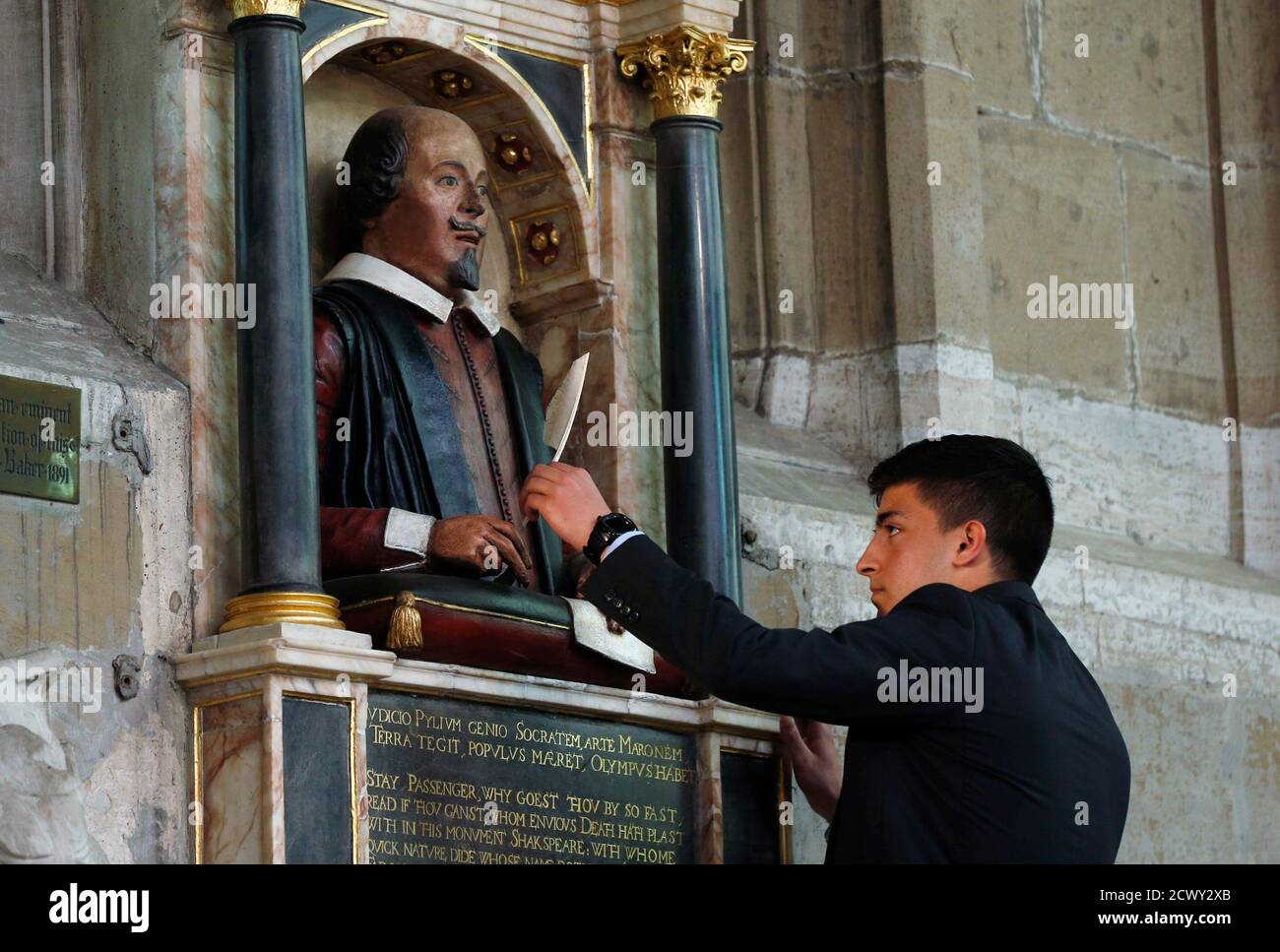 Shakespeare and quill hi-res stock photography and images - Alamy