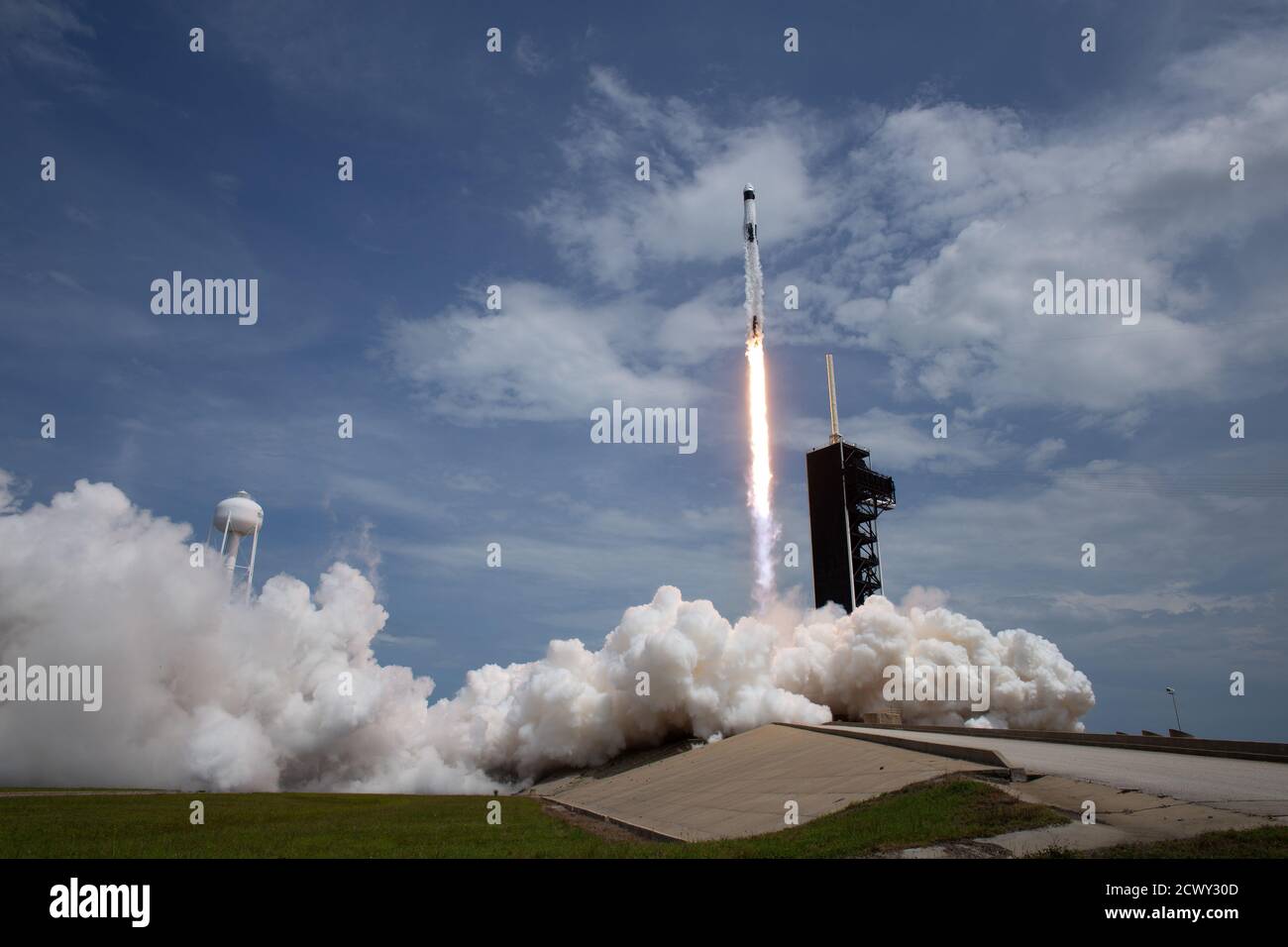 Demo 2 launch hi-res stock photography and images - Alamy