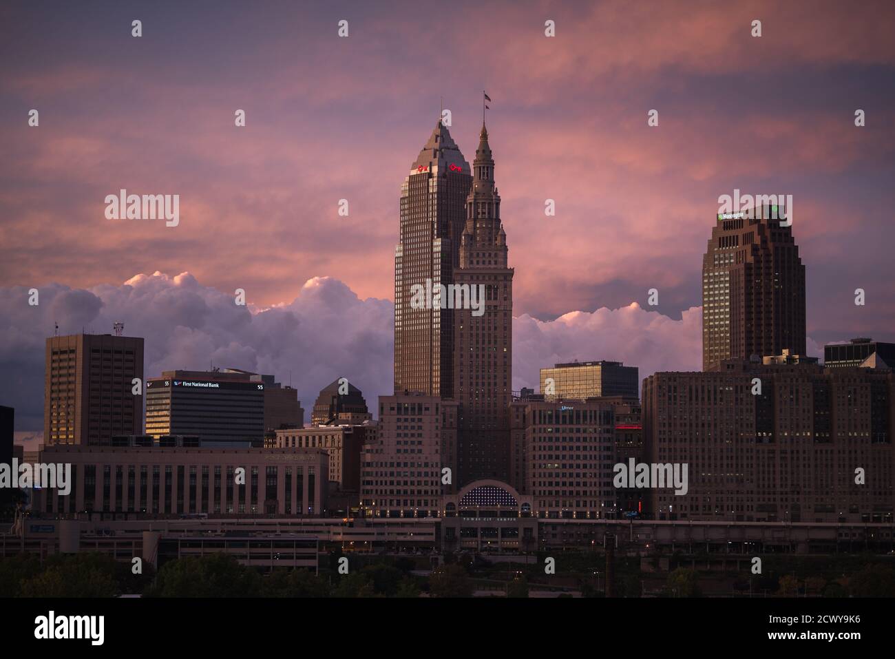 Cleveland Ohio Skyline at sunset very vivid Stock Photo - Alamy