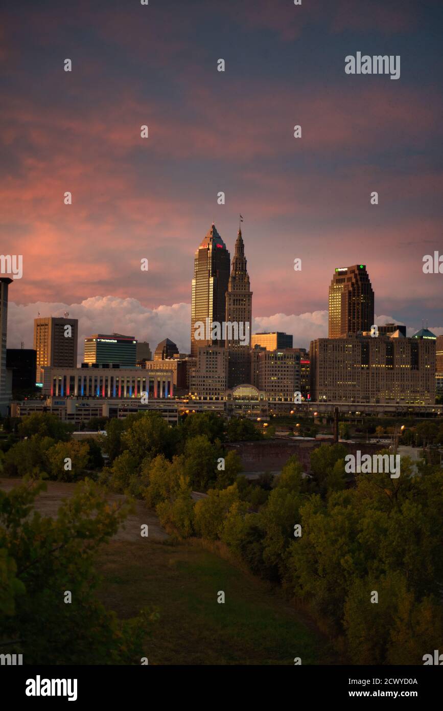 Cleveland Ohio Skyline at sunset very vivid Stock Photo - Alamy
