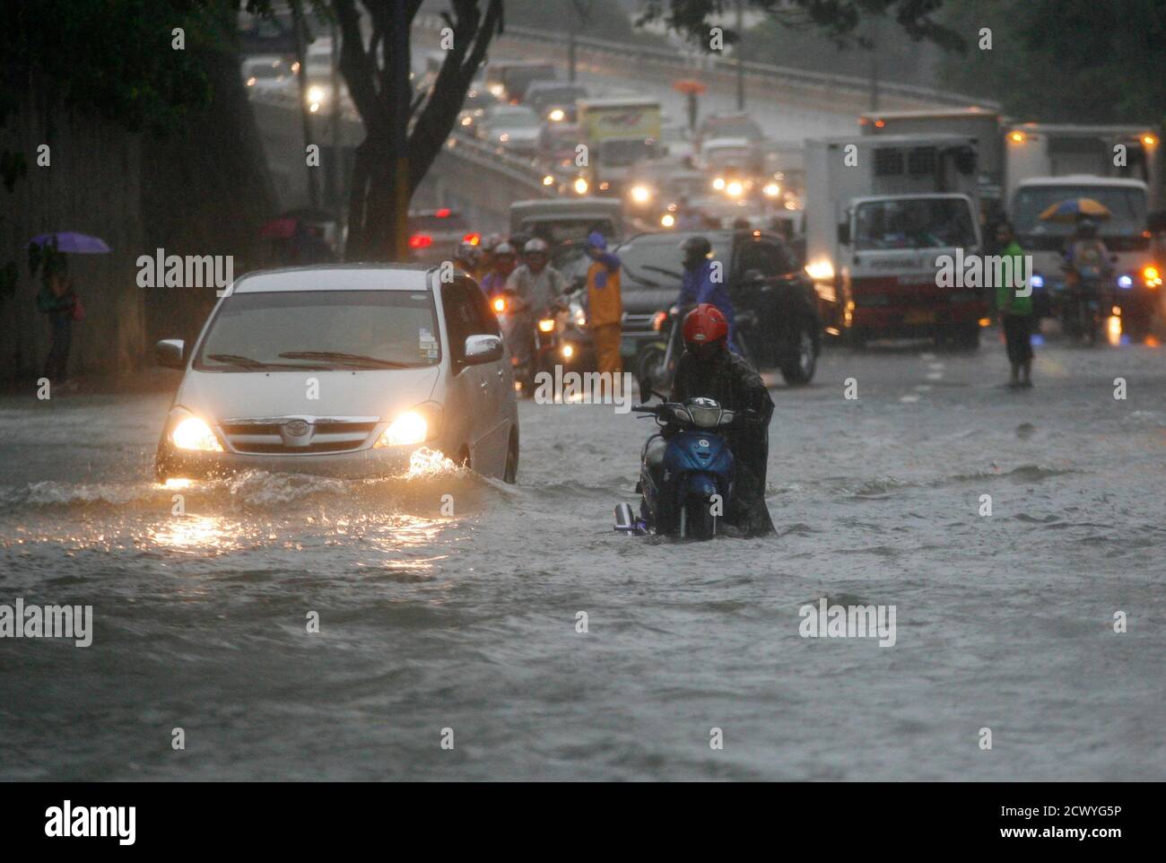 Philippines manila traffic in pasig hi-res stock photography and images ...