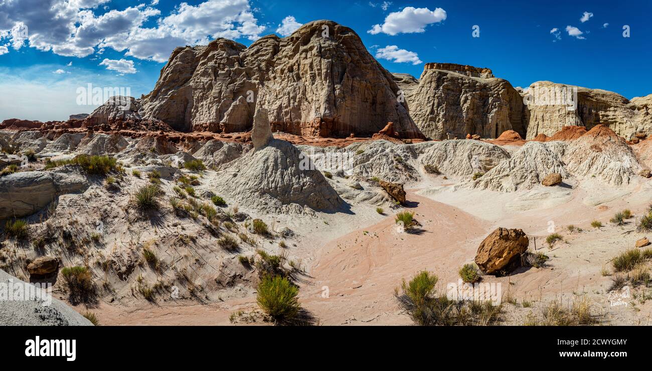 The Toadstool Trail leads to an area of hoodoos and balanced rock ...