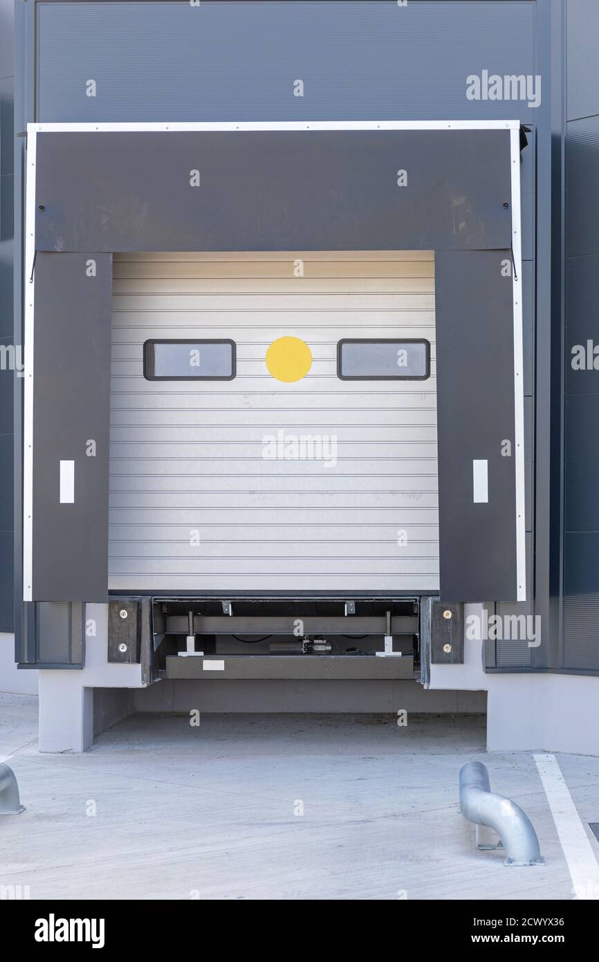 Loading bay door hi-res stock photography and images - Alamy