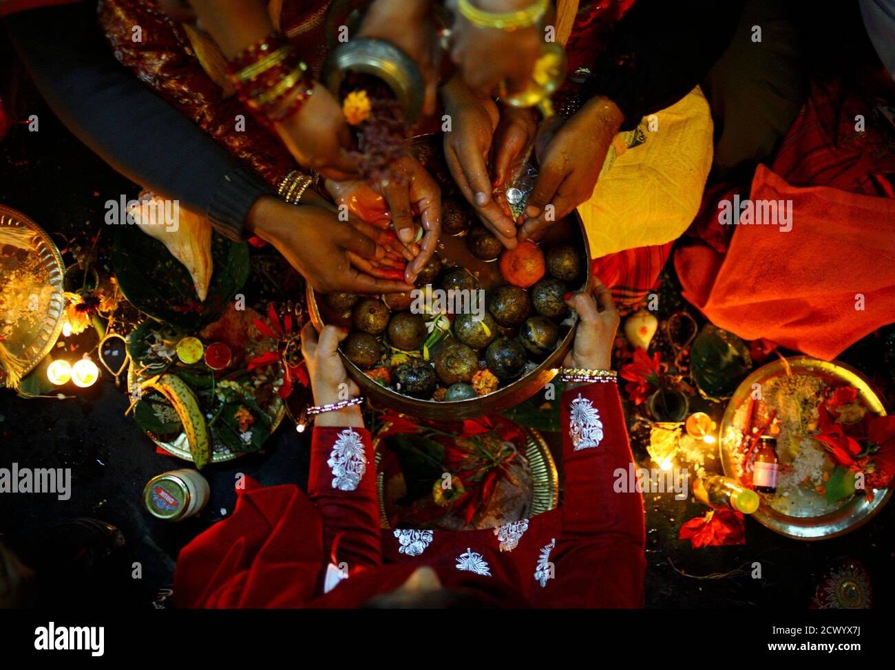 Ritual kanyadan hi-res stock photography and images - Alamy