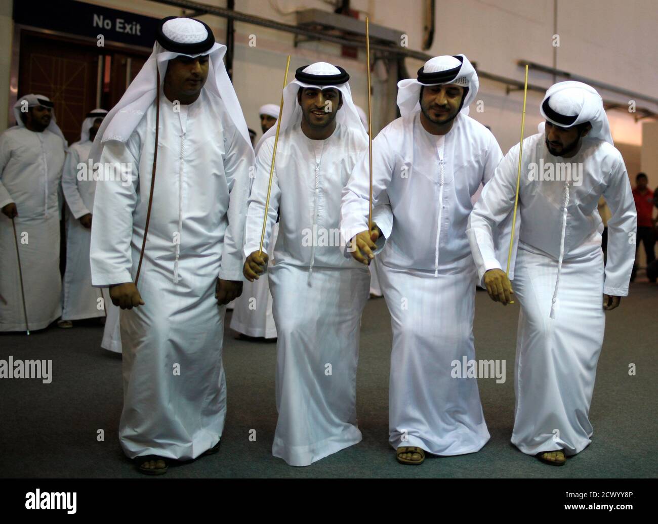 United arab emirates men dance hi-res stock photography and images - Alamy