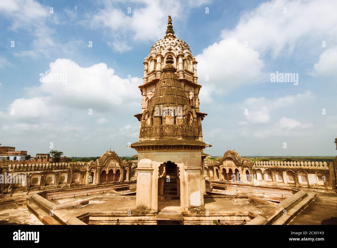 Orchha, Madhya Pradesh, India : Architectural detail of the 17th ...