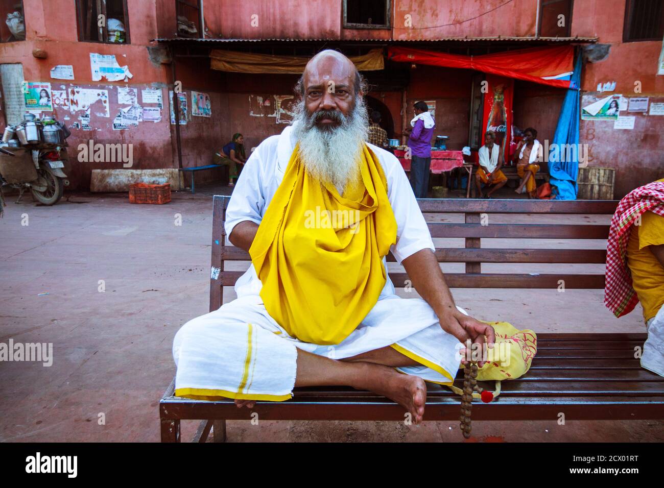 Chitrakoot, Madhya Pradesh, India : A Hindu senior man sits and prays ...