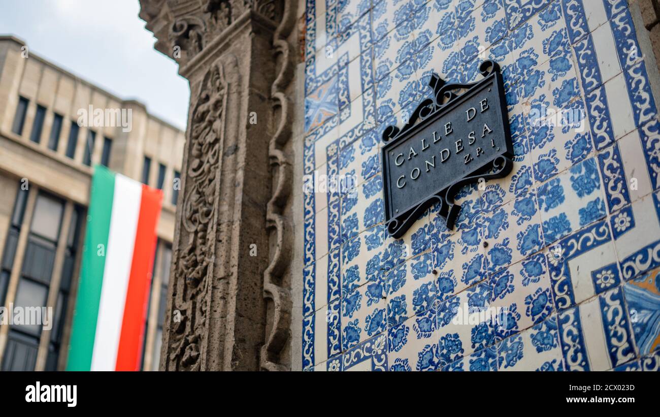 Mexican flag photos hi-res stock photography and images - Alamy