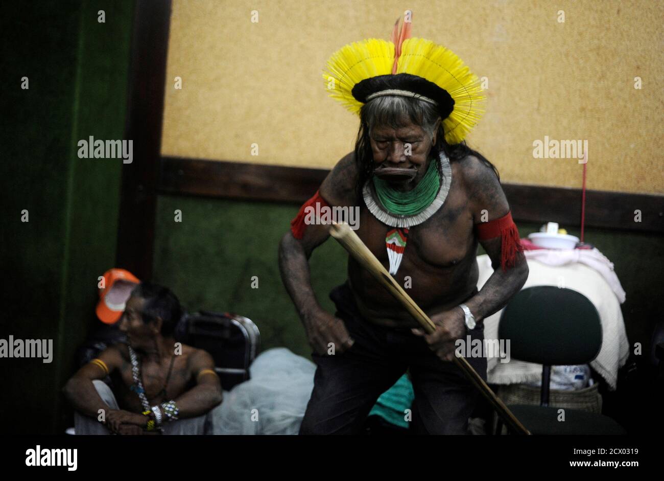 Brazil amazon rainforest tribe ritual hi-res stock photography and ...