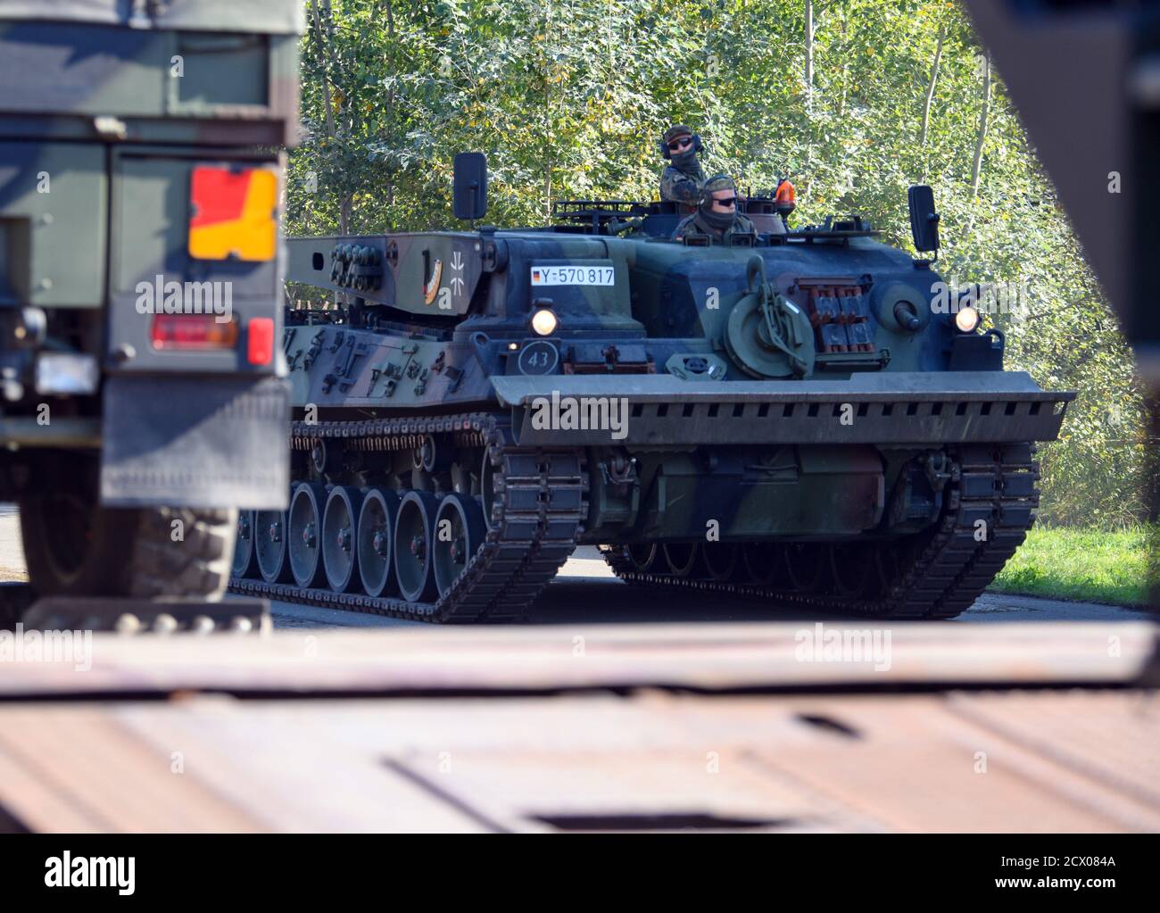 30 September 2020, Brandenburg, Wustermark/Ot Elstal: A Leopard 1 ...