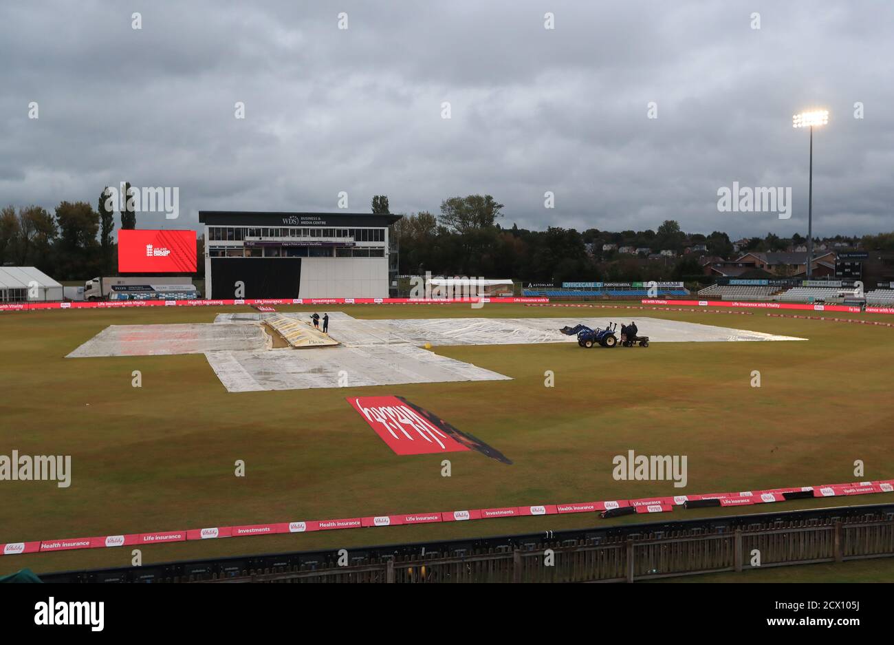 Cricket ground covers hi-res stock photography and images - Alamy
